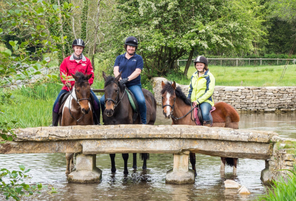 Riding With Us » Bourton Vale Equestrian